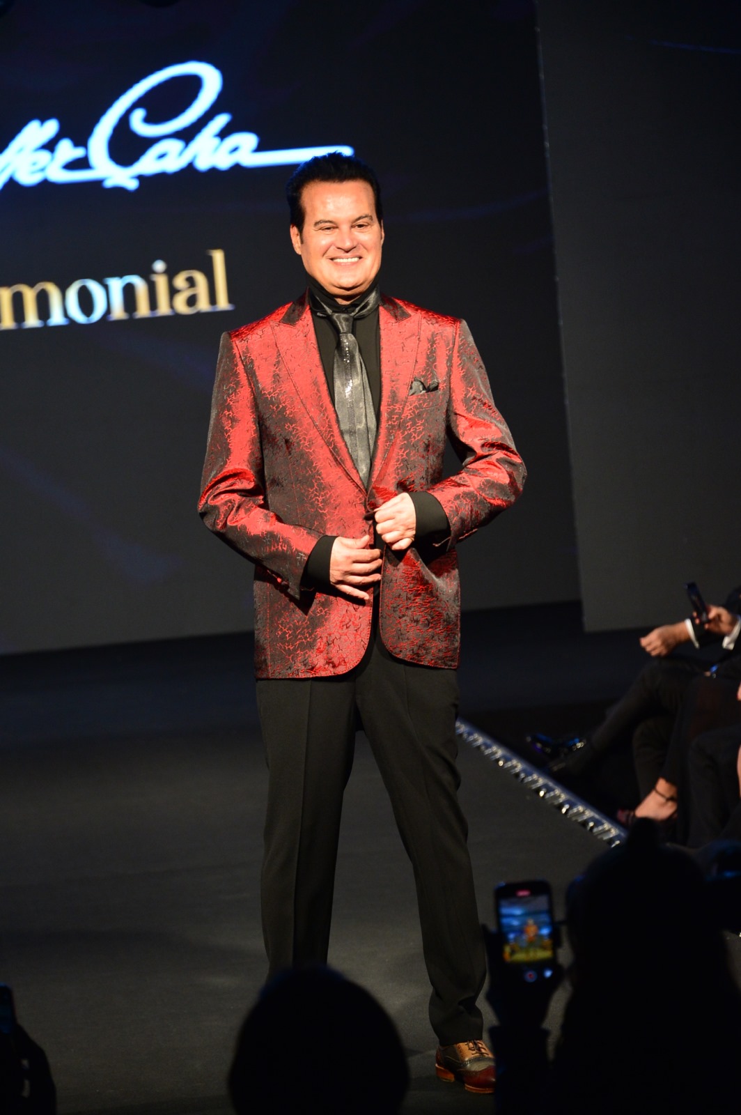 Muzaffer Çaha’dan Görkemli Defile | KLASS Magazin