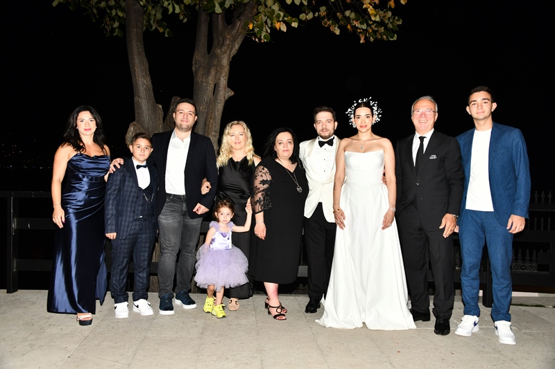 Ayşegül Sunay-Cem Yakut : Muhteşem Bir Düğün Töreniyle Dünyaevine Girdi ...