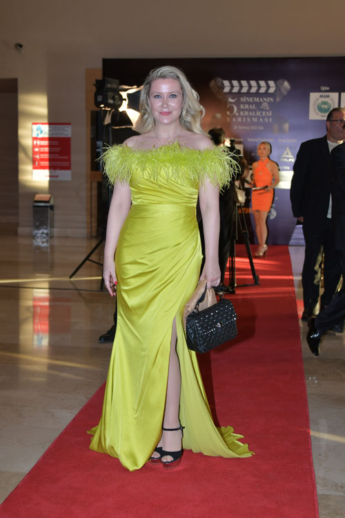 Benan Kurtuluş Saraç: Genç Oyuncuları Seçti, Güzelliği ve Zarafetiyle ...