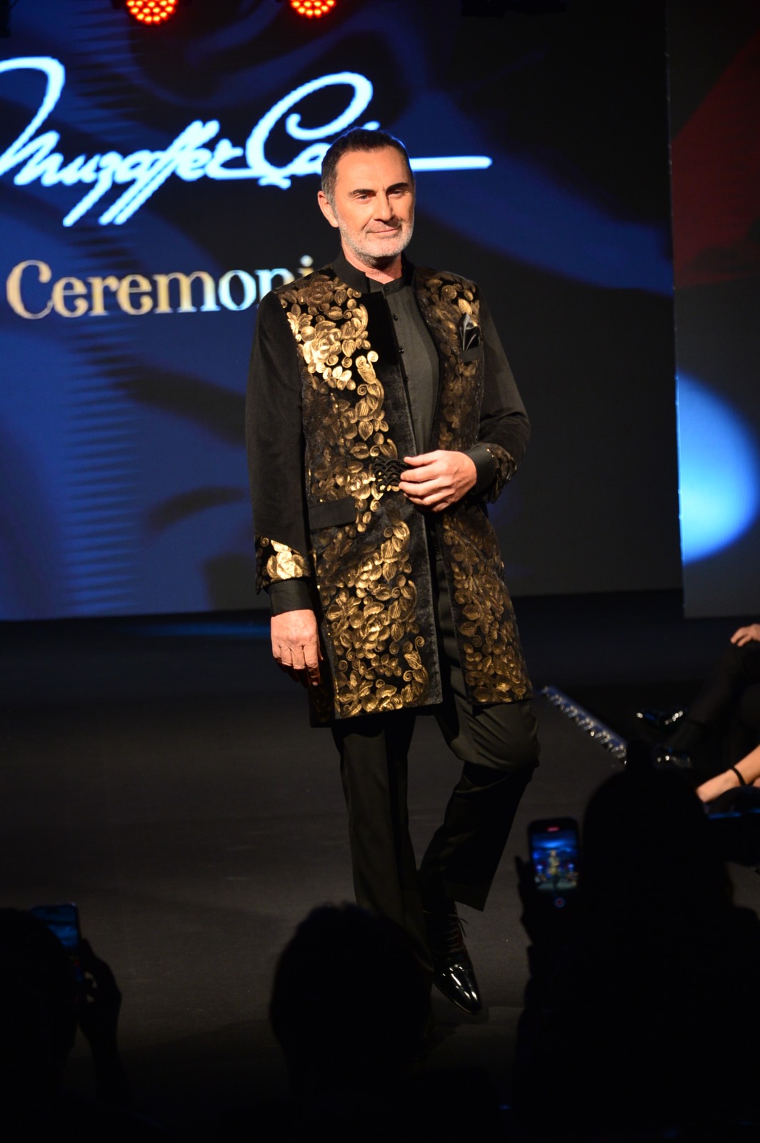 Muzaffer Çaha’dan Görkemli Defile | KLASS Magazin