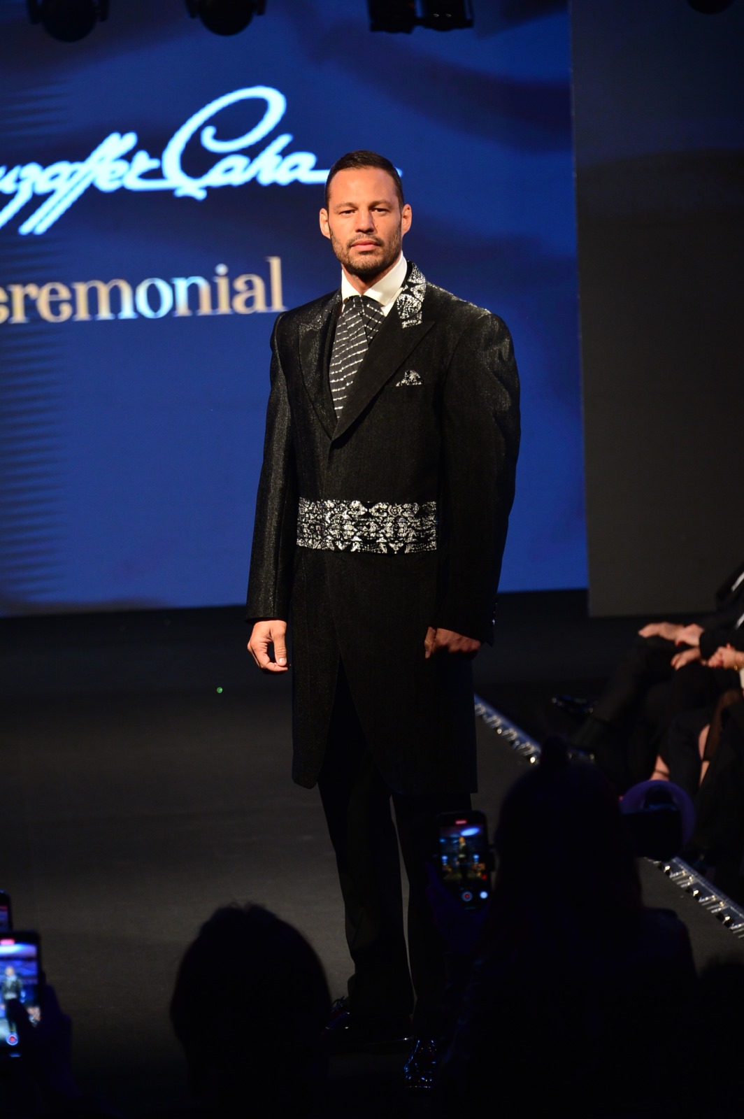 Muzaffer Çaha’dan Görkemli Defile | KLASS Magazin