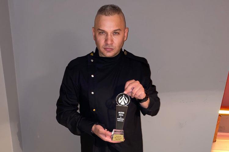 Selim Akar Yılın En İyi Yönetmeni Ödülünün Sahibi Oldu | KLASS Magazin